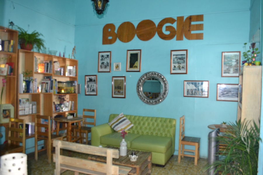 Boogie, café - Leche con tuna