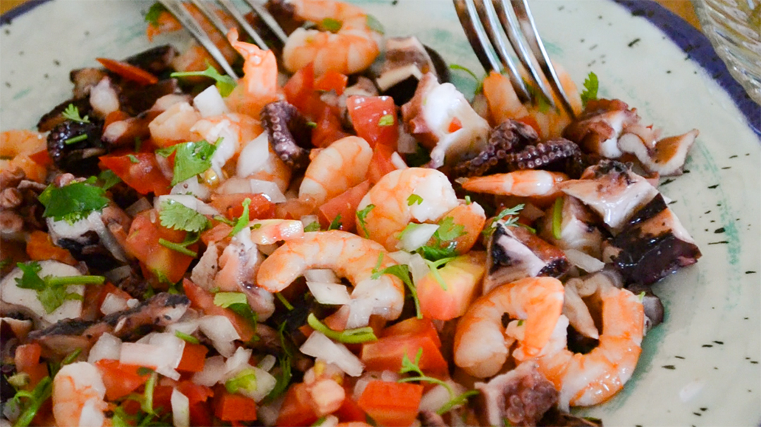 El Grillo Marinero | Los mariscos más famosos de Huatulco - Leche con tuna