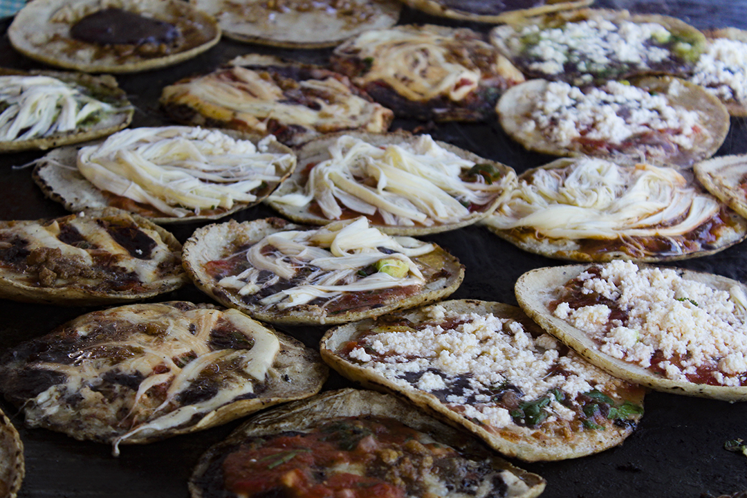 Memelas doña Mago a la puerta de tu casa - Leche con tuna