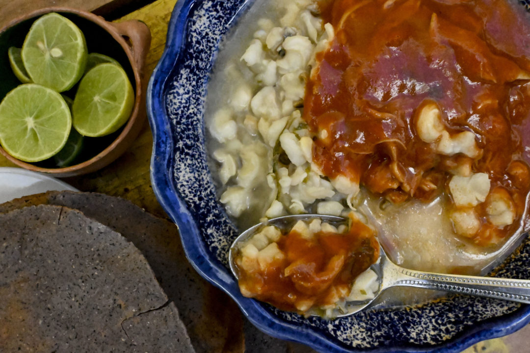 Pozole estilo tlaxiaco con doña Lichita - Leche con tuna