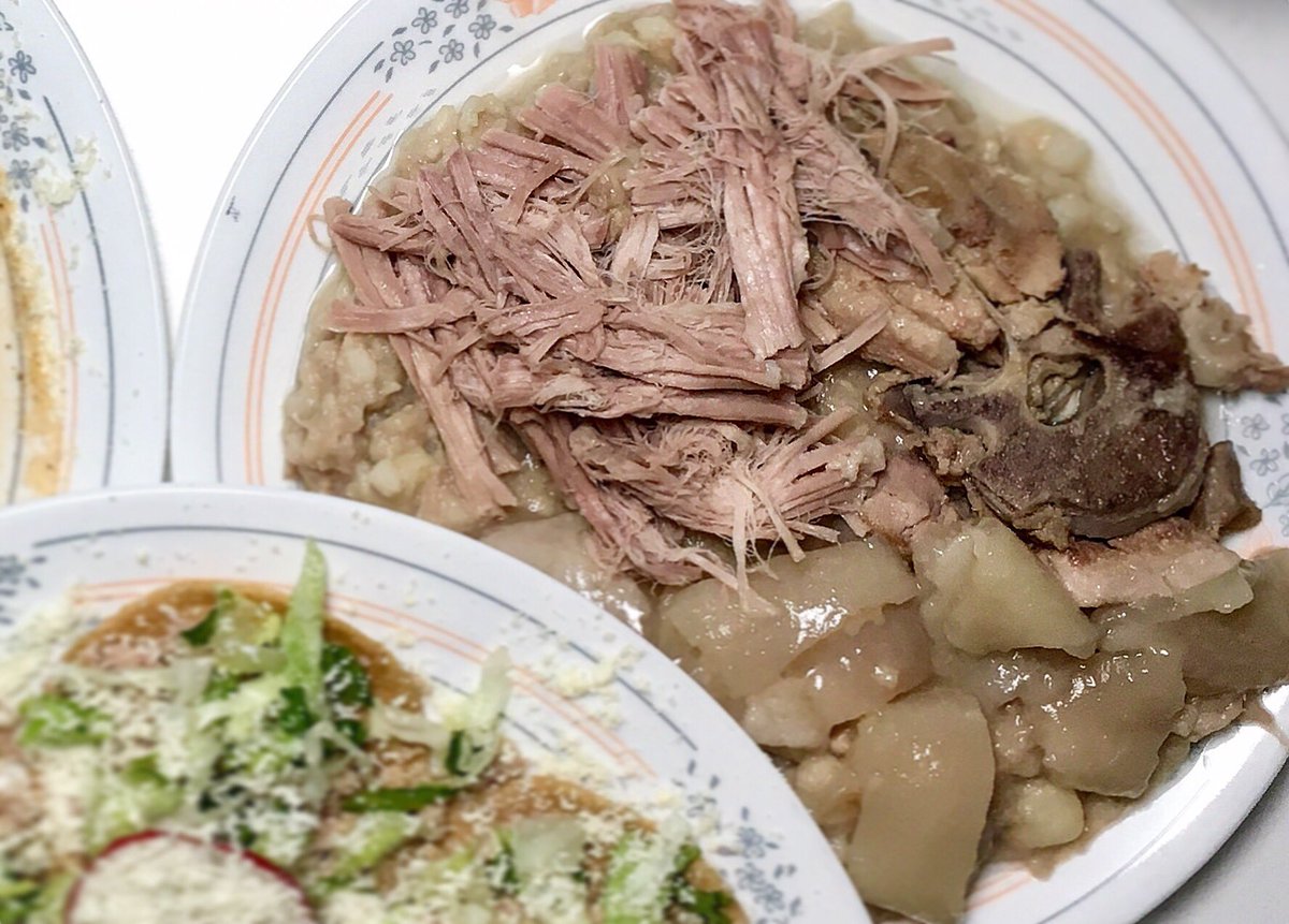 Pozole, el platillo ceremonial prehispánico con lúgubre historia ...