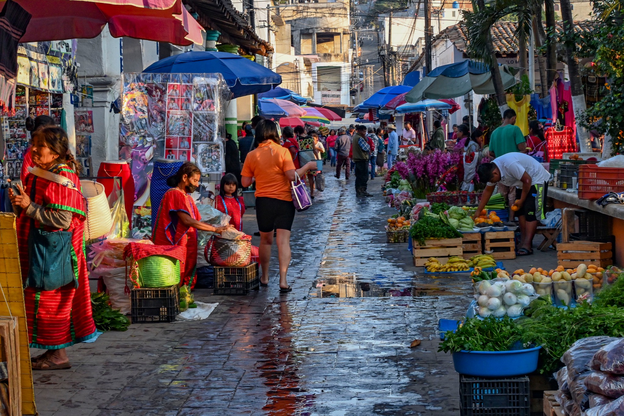 Día de Plaza en Putla Villa de Guerrero - Leche con tuna