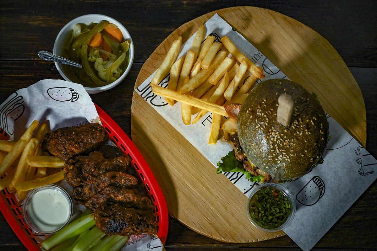 Macho Grill, las gloriosas hamburguesas de Huajuapan - Leche con tuna